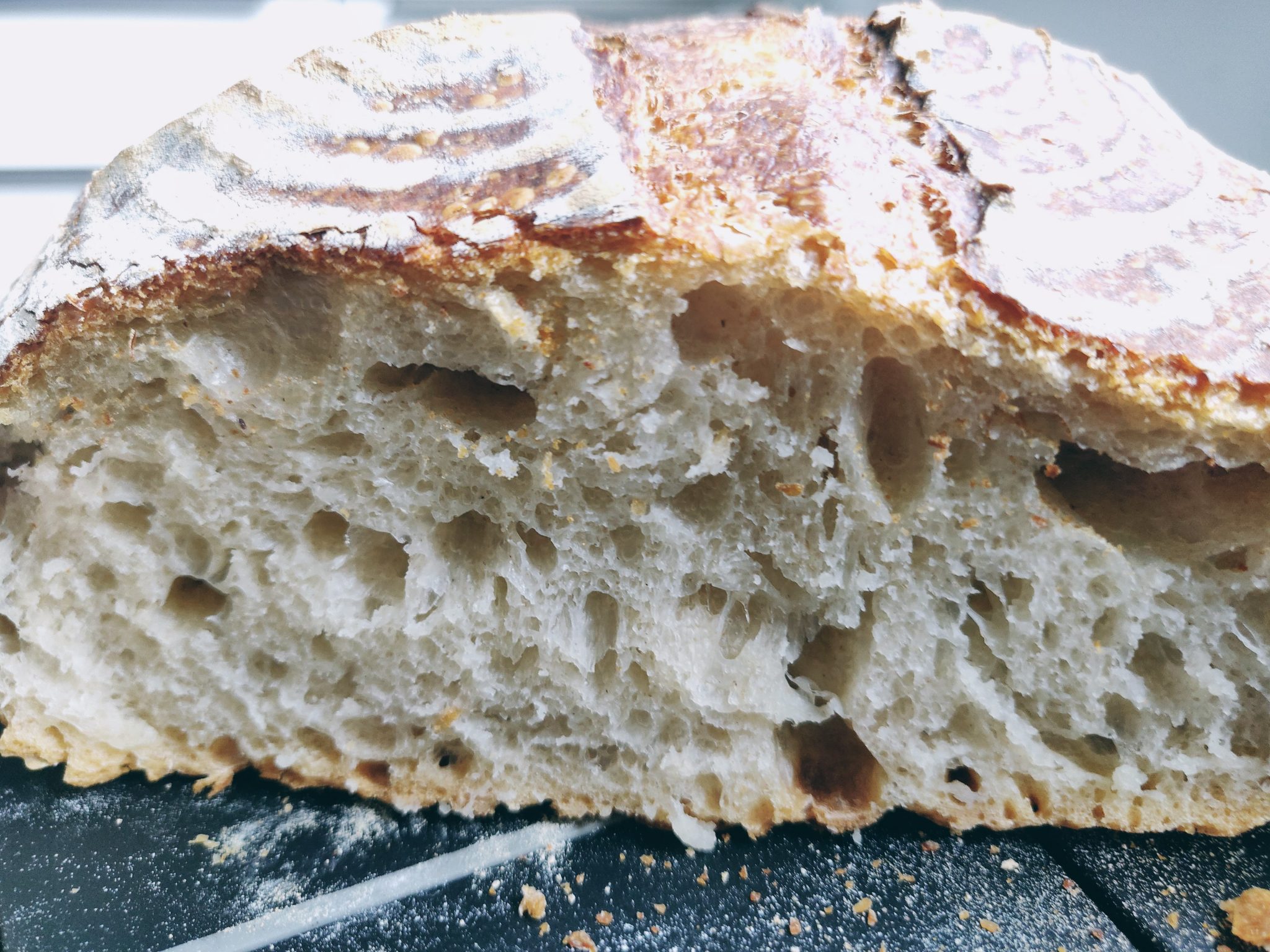 Bel kruh z drožmi: bel kot moka - brez kvasa